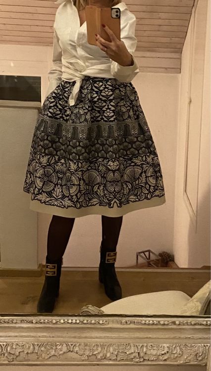 Jupe Maje 2 - NP 350 fr (Gebraucht) in Arzier-Le Muids für CHF 90 – mit Lieferung auf Ricardo kaufen