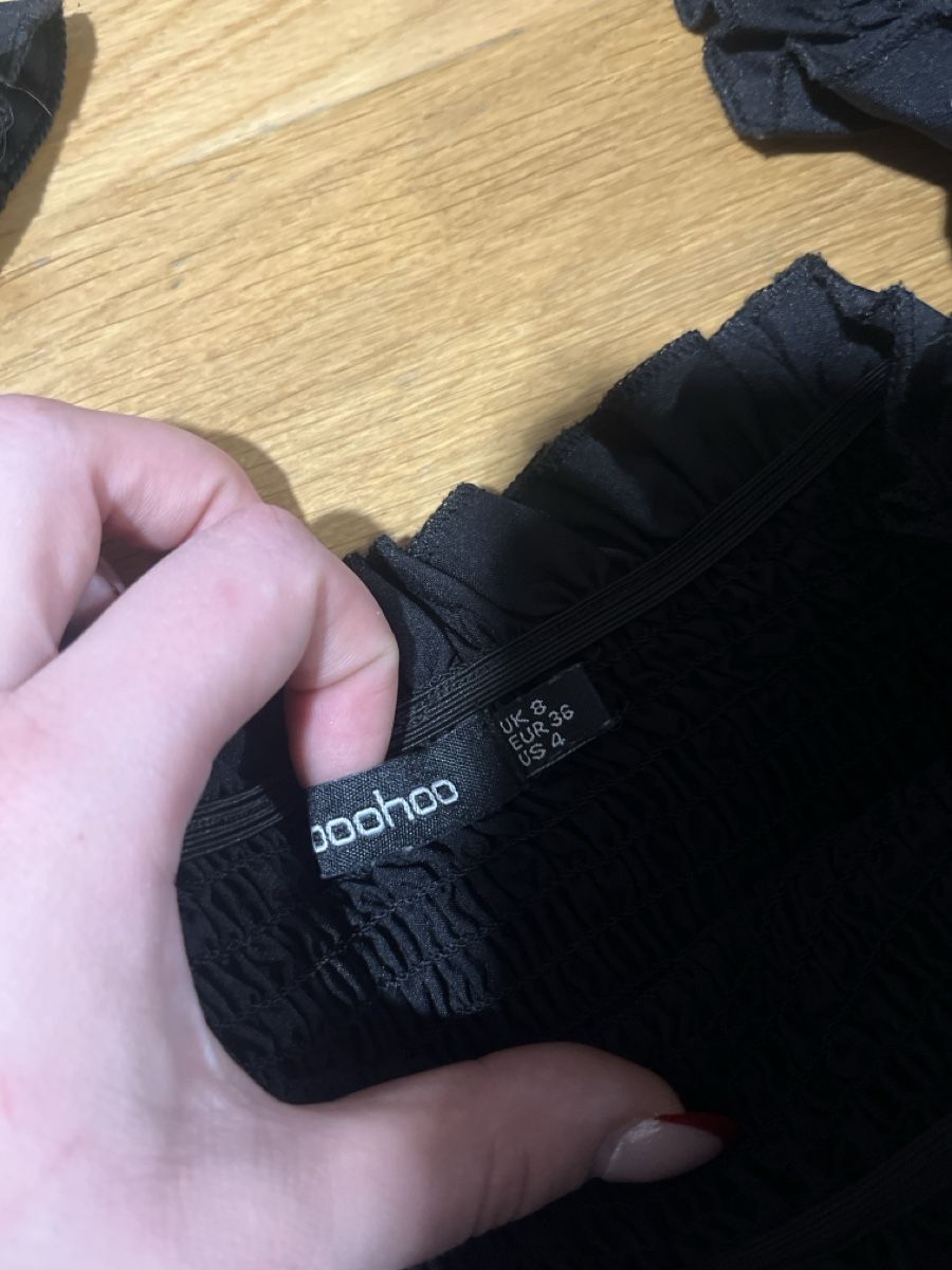 Pull noir BOOHOO (D'occasion) à Le Locle pour CHF 5.5 – avec livraison ...