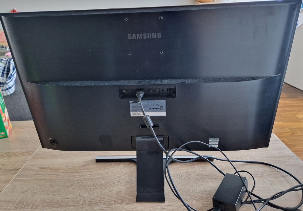 Samsung Bildschirm U28E590D 3840 x 2160 Pixel, 28 Zoll | Kaufen auf Ricardo