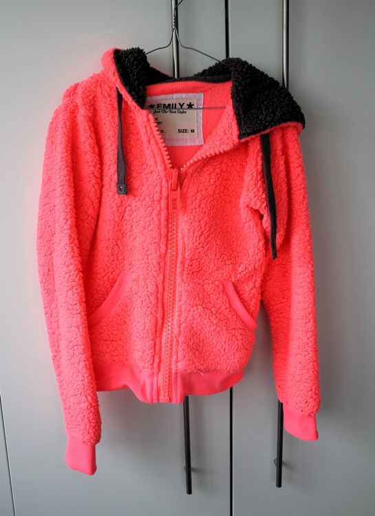 EMILY TEDDY SWEATER ROSA ★ Kuscheljacke (Gebraucht) in Hüttwilen für CHF 8.5 – mit Lieferung auf ...
