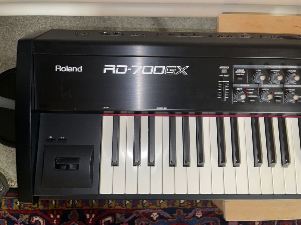 Roland RD-700GX Stagepiano mit Super Natural Piano Expansion (Gebraucht ...