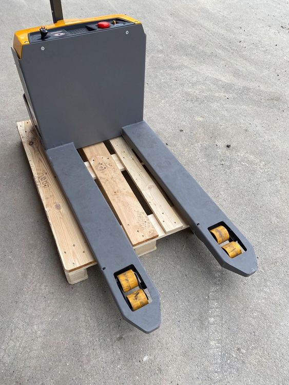 Niederhubwagen Jungheinrich Elektro-Hubwagen EJE M15 Neuwert (Neu ...