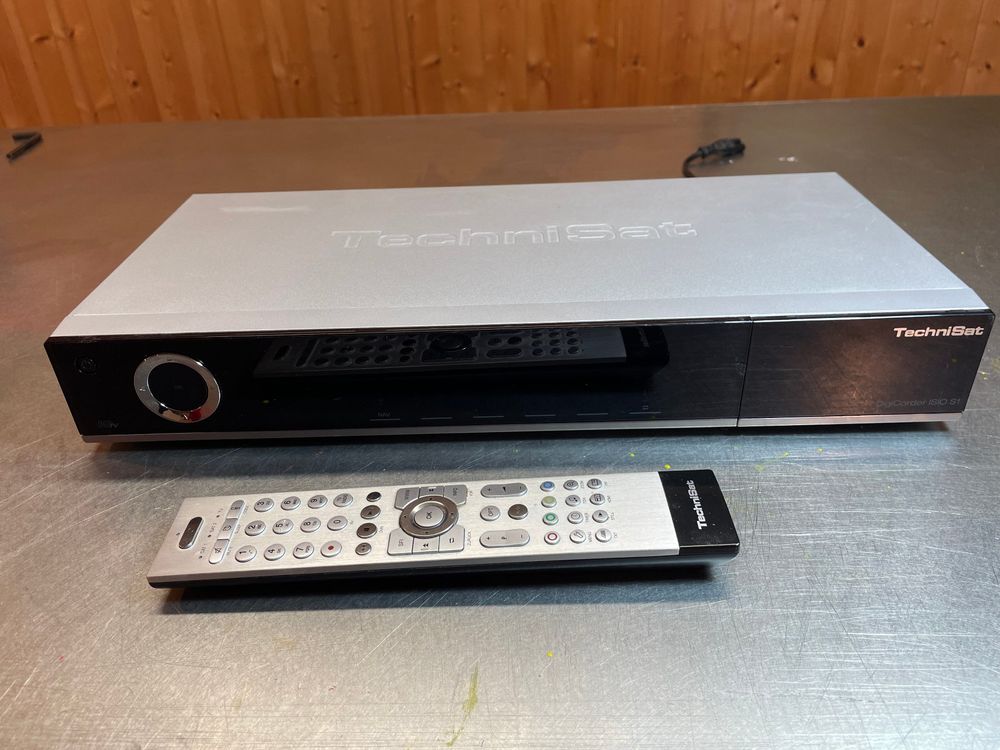 Technisat Empfänger DigiCorder ISIO S1 1TB | Kaufen auf Ricardo
