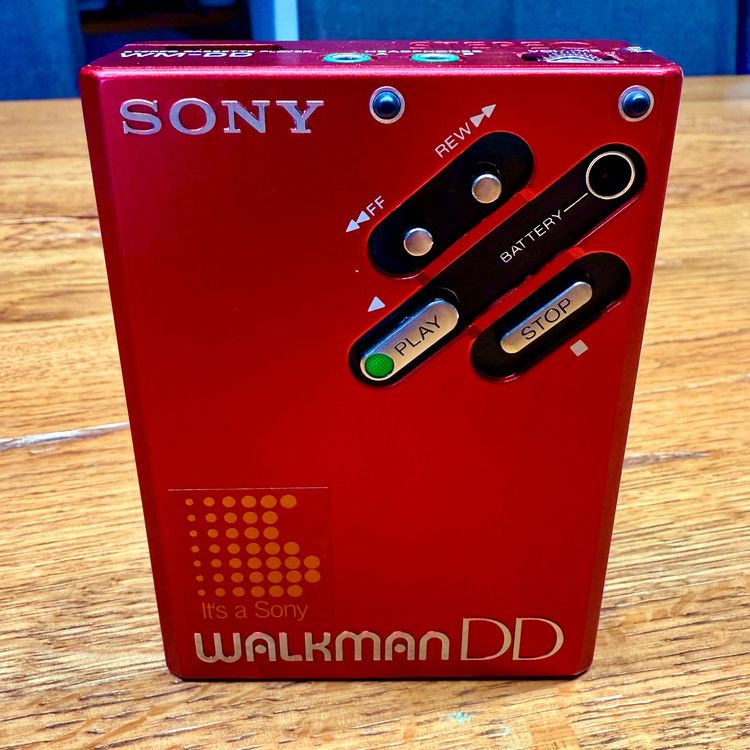 Sony Walkman WM-DD in seltenem rot (Gebraucht) in Vorderthal für CHF ...