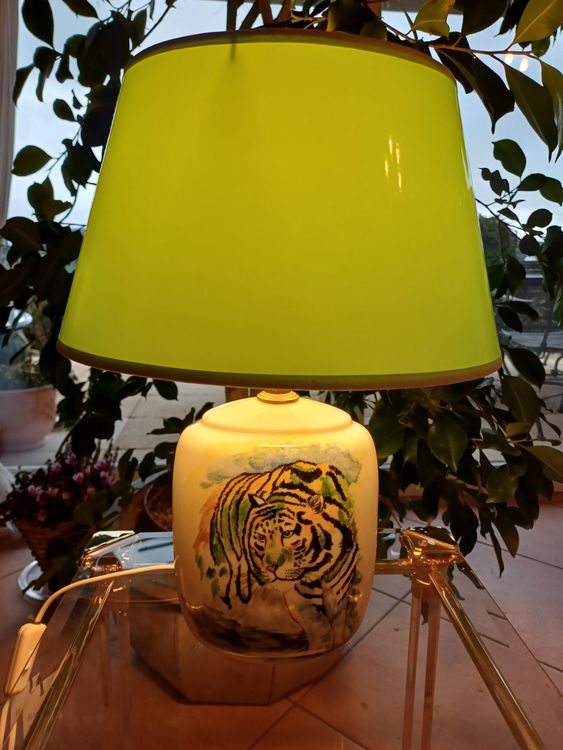 Tischlampe mit Tiger-Motiv und grünem Schirm, Top Zustand (Neu (gemäss ...