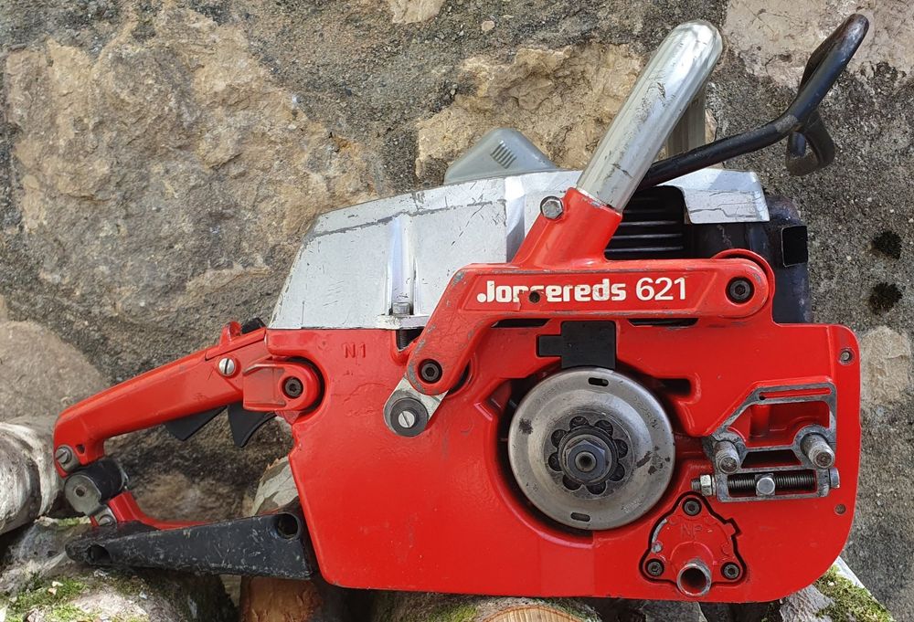 Motorsäge Kettensäge, Jonsered (Defekt) in Froideville für CHF 30 – mit Lieferung auf Ricardo kaufen