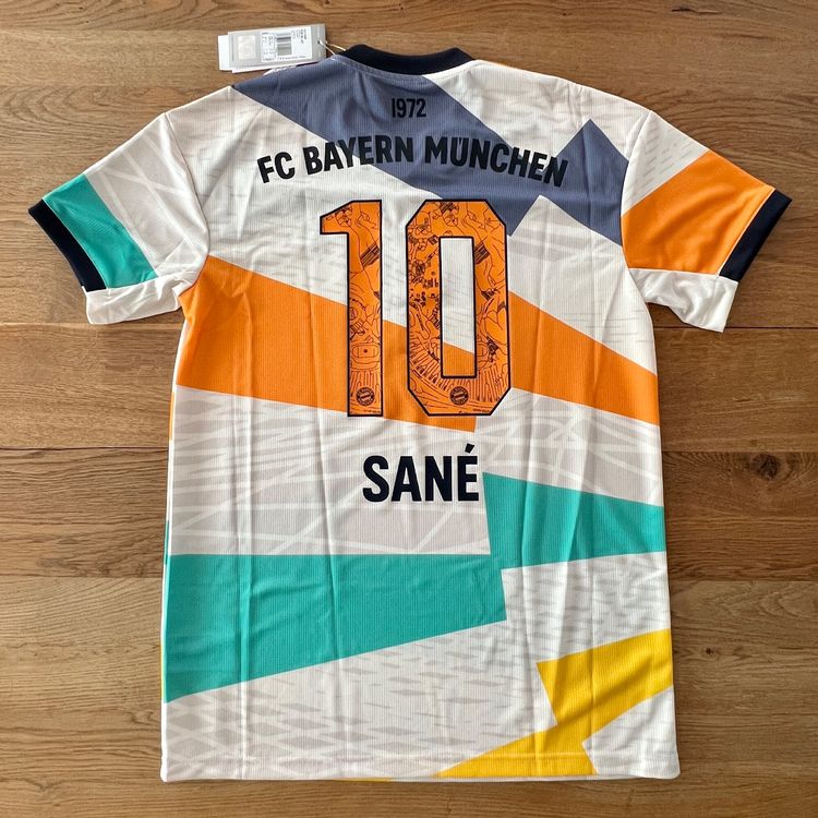 Neues FC Bayern Sondertrikot Olympiastadion SANÉ Grösse M (Neu und originalverpackt) in Balzers ...