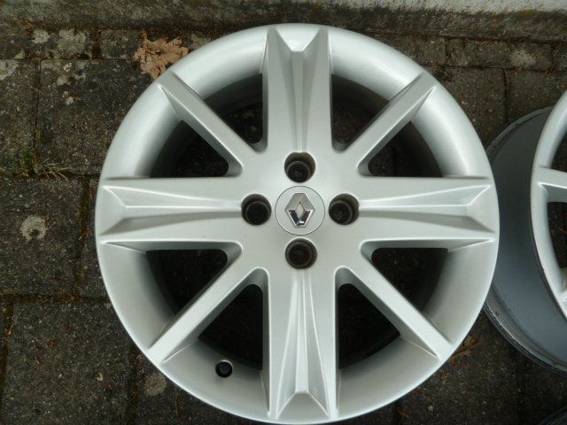 4 Original Renault Megane oder Scenic Alufelgen 17 Zoll (Gebraucht) in ...