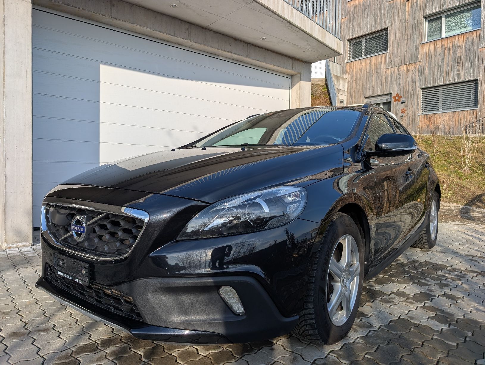Volvo V40 T4 AWD Standheizung & Abstandstempomat, MFK 2026 (Gebraucht ...