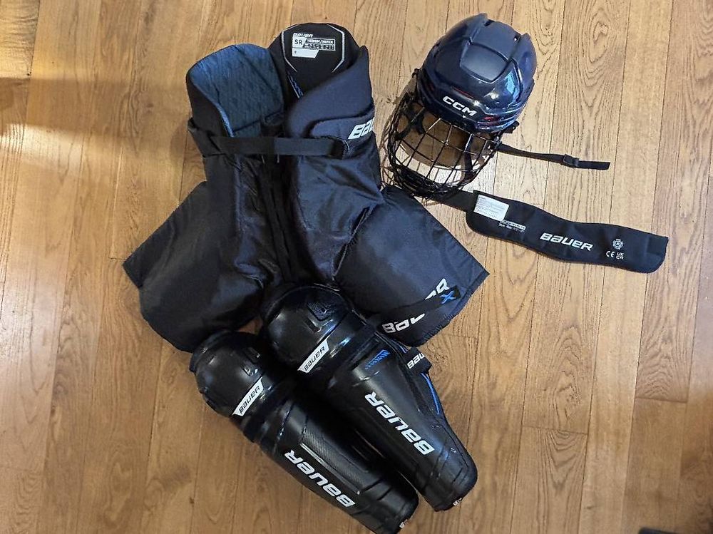 Neuwertige Eishockeyausrüstung Bauer & CCm (Neu (gemäss Beschreibung ...