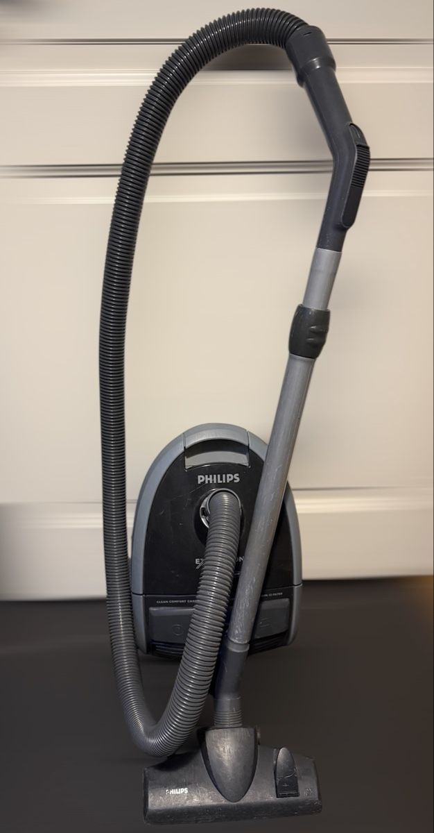 Aspirateur traîneau Philips Expression 1800W + 2x S Bag (Gebraucht) in ...