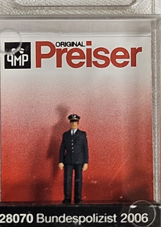 Preiser 28070: Bundespolizist/Offizier sorgfältig handbemalt (Neu und ...