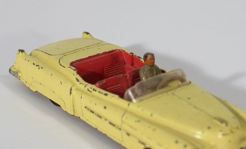 Dinky Toys 131 Gelber Cadillac Eldorado mit Fahrerfigur (Gebraucht) in ...