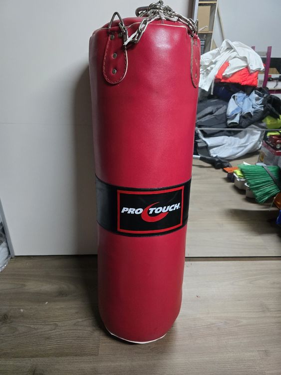 Roter Boxsack Pro Touch, Top Zustand! (Gebraucht) in Busswil BE für CHF ...