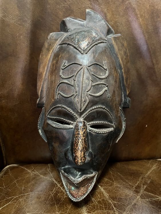 Antique African Wood Mask with Copper Accent Details (Gebraucht) in ...