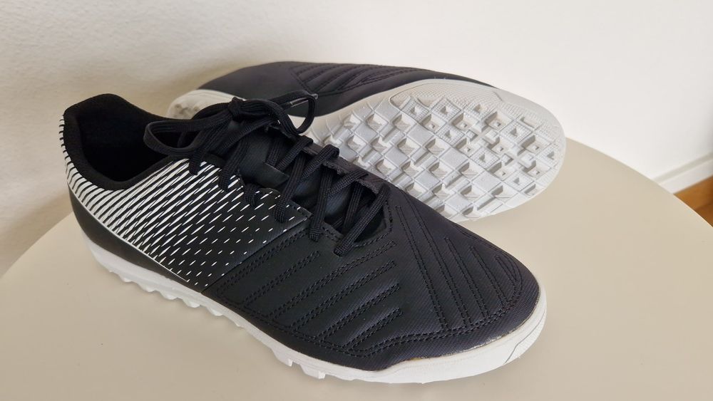 Kipsta Agility 100 Fussballschuhe - Gr. 45 | Kaufen auf Ricardo