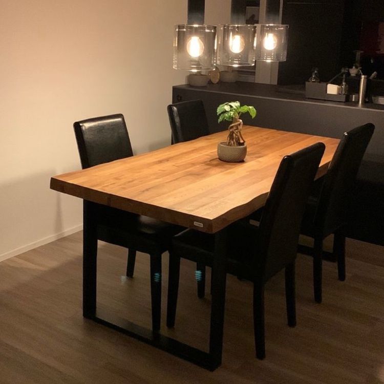 Massiver Esstisch in Eiche mit Baumkante (Gebraucht) in Wynigen für CHF 390 – nur Abholung auf ...