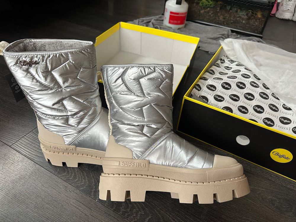 Neue Buffalo Boots Raven Snow gr 39 NEU (Neu und originalverpackt) in ...