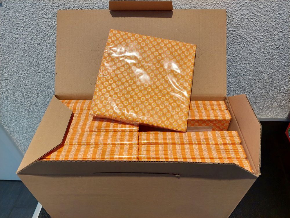 Neu - Servietten - 12 Packungen - 33cm x 33cm (Neu und originalverpackt ...