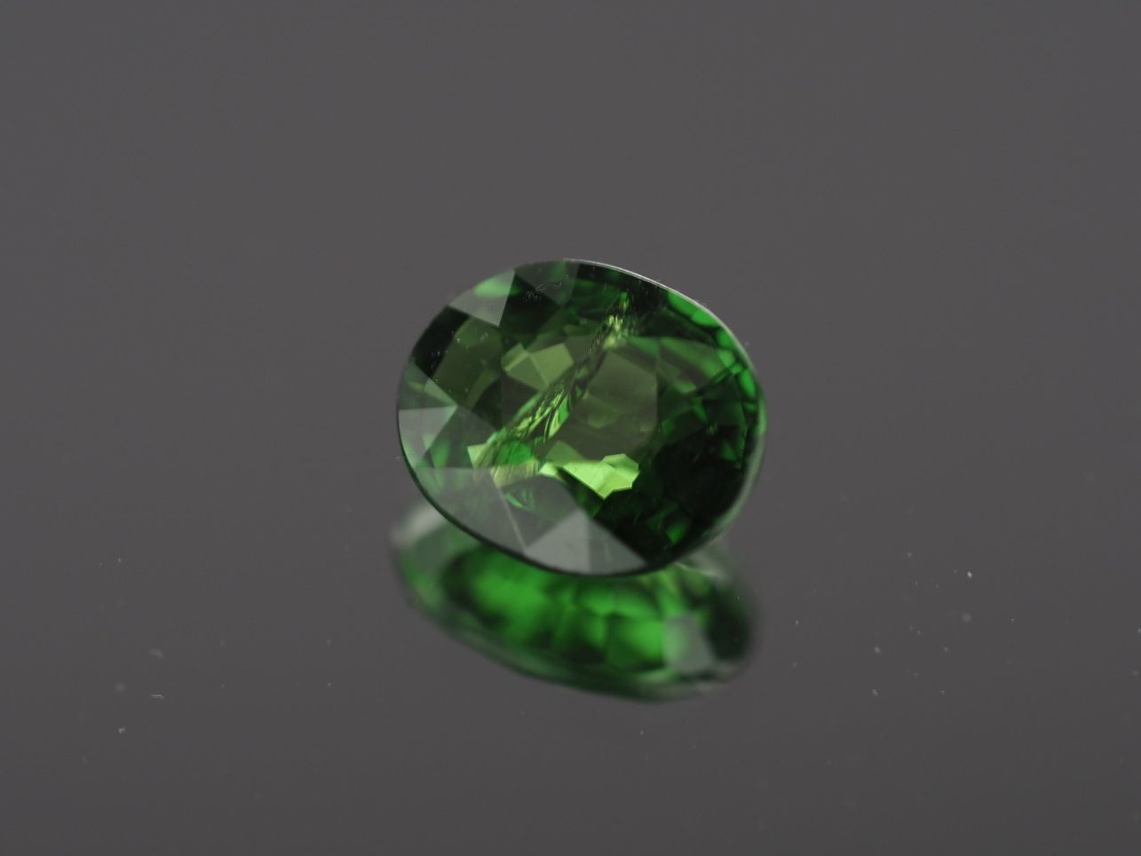 Natural Tsavorite Vivid Green 0.83ct - Incl. Certificate (Neu und ...
