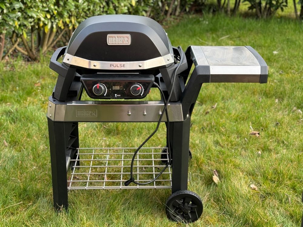 Fabelhafte Weber Pulse 2000 Mit Rollwagen Fotos