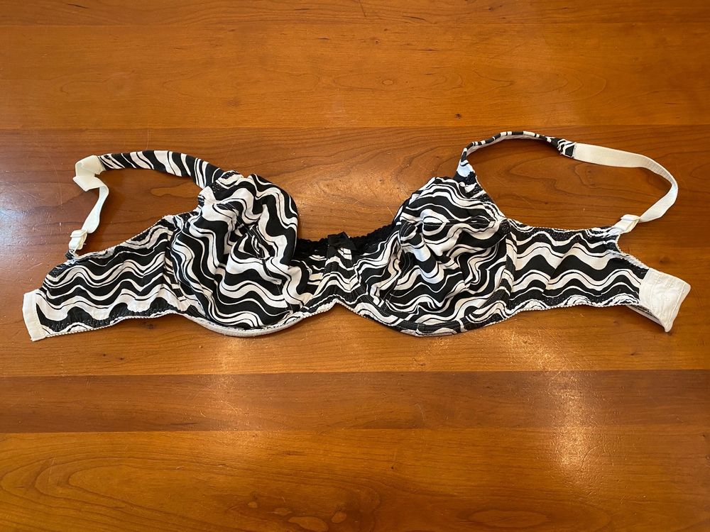 BH schwarz-weiss Gr. 85G | Kaufen auf Ricardo