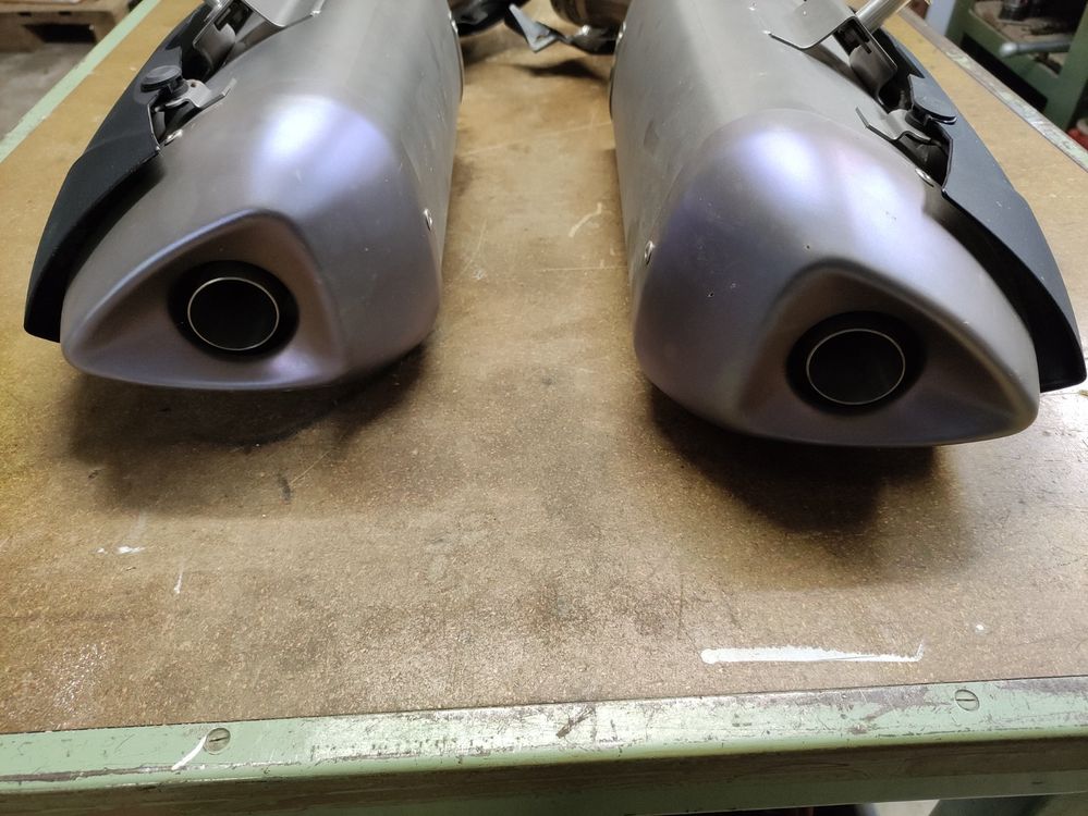 Originalauspuff zu Yamaha YZF R1 (Gebraucht) in Greppen für CHF 1 – nur ...
