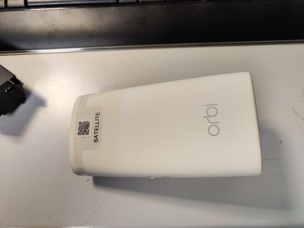 Orbi Mesh System Rbr40 und RBW30 (Defekt) in für CHF 7 – mit Lieferung ...