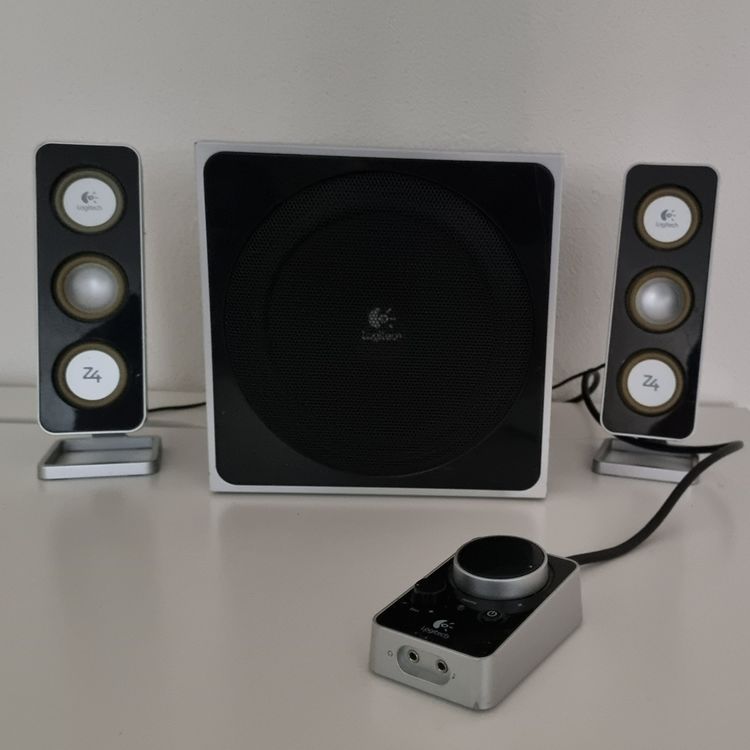 Logitech Z4 Lautsprecher- / Subwoofer-Set | Kaufen auf Ricardo