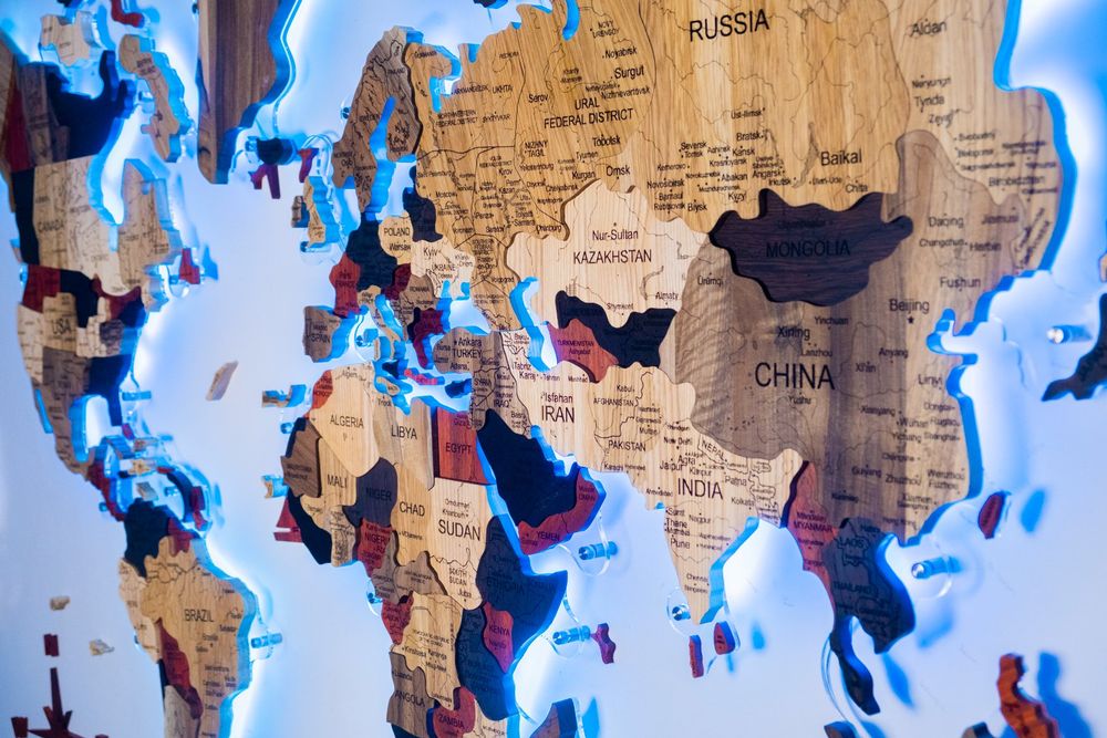 3D LED Weltkarte aus Holz - eine atemberaubende Wandkunst! (Neu und originalverpackt) in ...