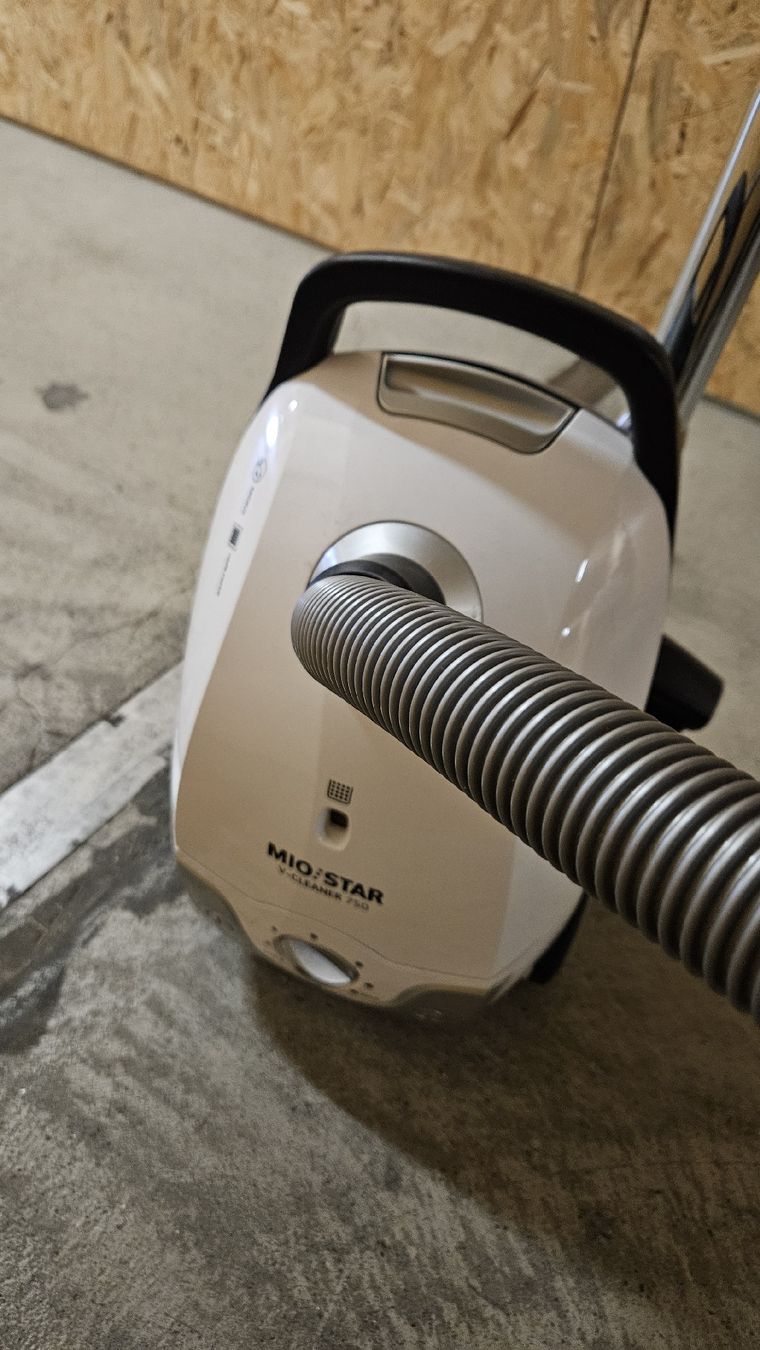MIO Star Staubsauger V-Cleaner 750 - Top Zustand! 🧹 (Gebraucht) in ...