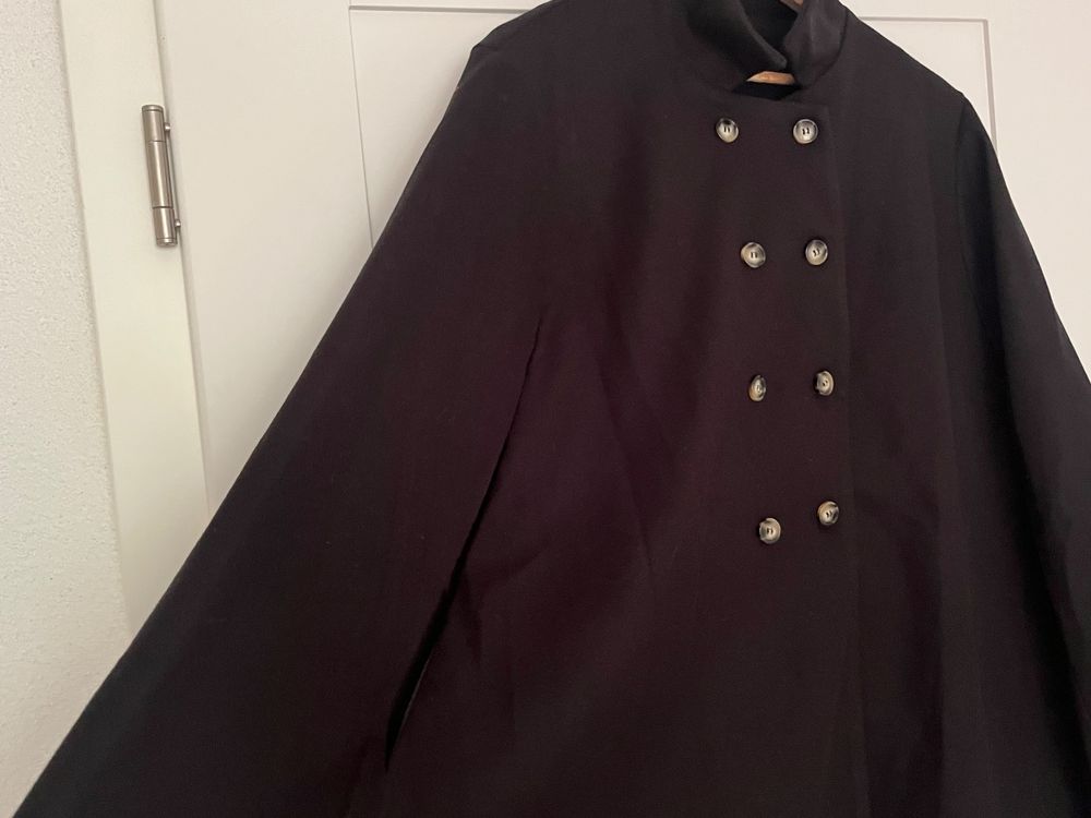 Eleganter Cape für den Herbst. Neu! (Gebraucht) in St-Aubin-Sauges für ...