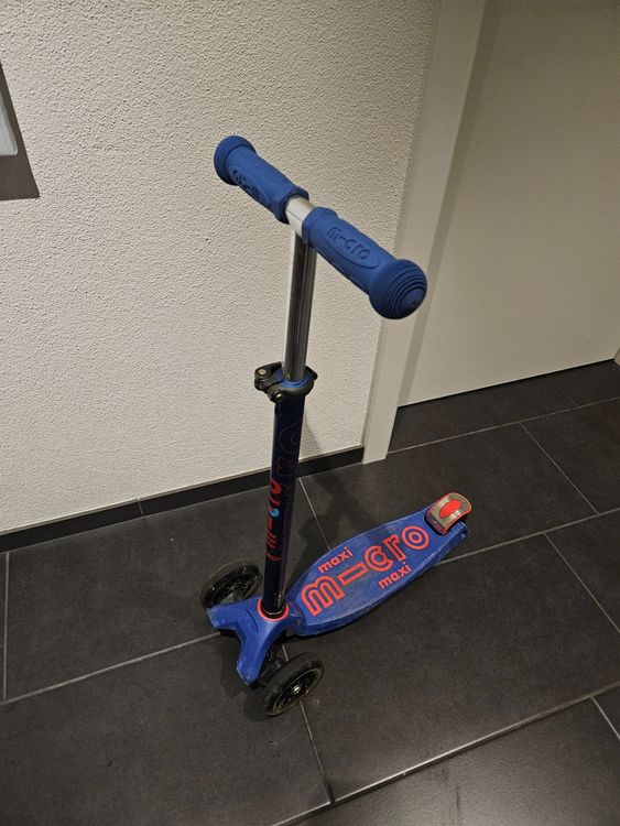 Maxi Micro Scooter mit LED Räder (Gebraucht) in Tennwil für CHF 19 – nur Abholung auf Ricardo kaufen