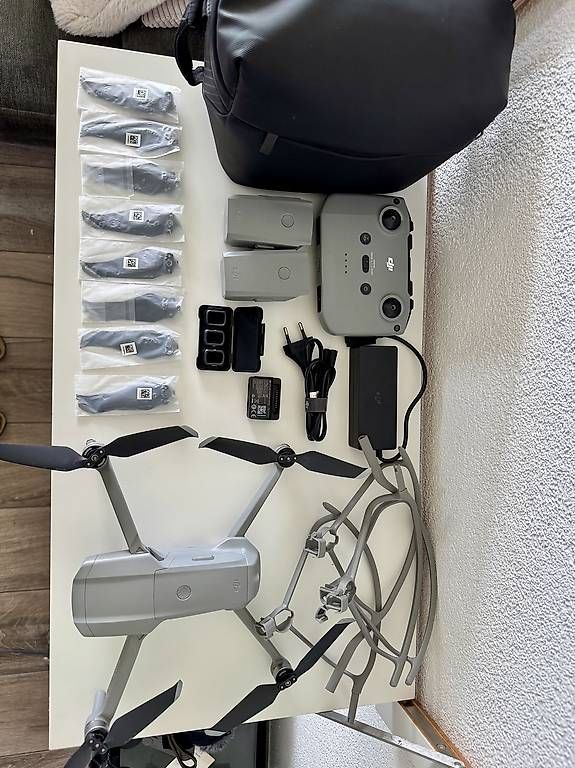Drone DJI Mavic Air 2 fly more combo comme neuf (Gebraucht) in St ...