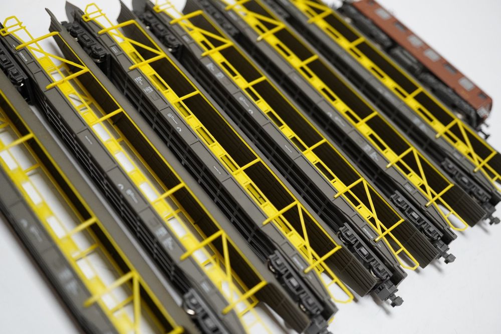 8¡ Autozug BLS Ae 4/4 mit 8 Autoverladewagen (Gebraucht) in für CHF 200 ...