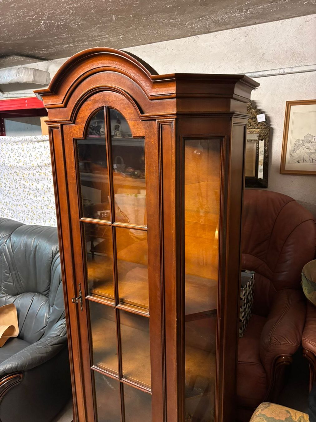 Elegant Wooden Display Cabinet with Glass Door – Classic (Gebraucht) in ...