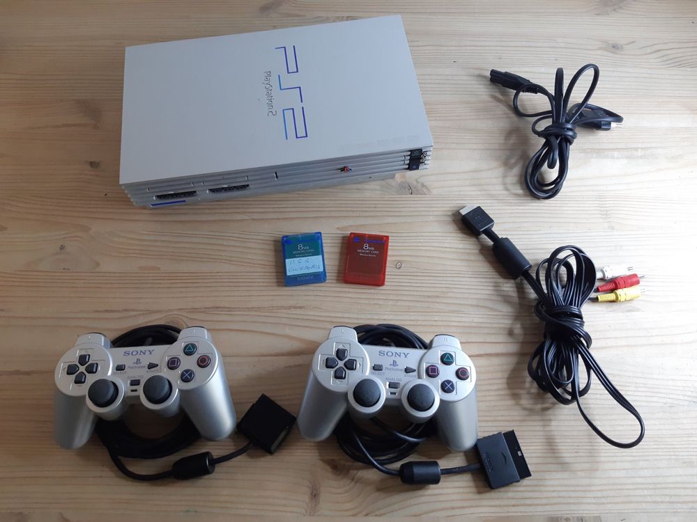 SONY Playstation 2 PS2 Satin Silver silber mit Zubehör | Kaufen auf Ricardo