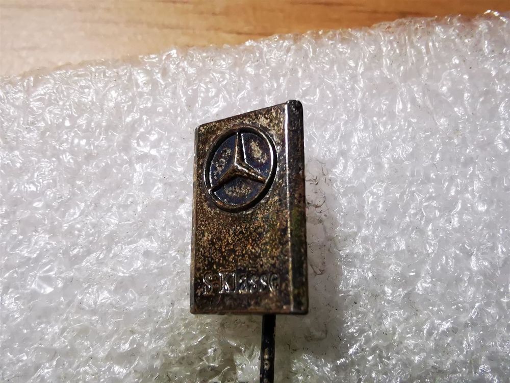 Ansteckpin: Mercedes Benz (Gebraucht) in Oppligen für CHF 1 – mit ...
