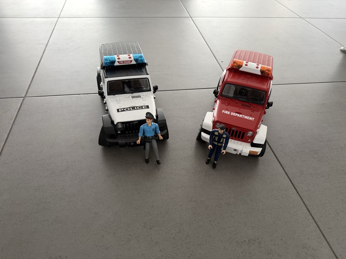 Voiture de police et de pompier (Gebraucht) in Péry für CHF 30 – mit ...