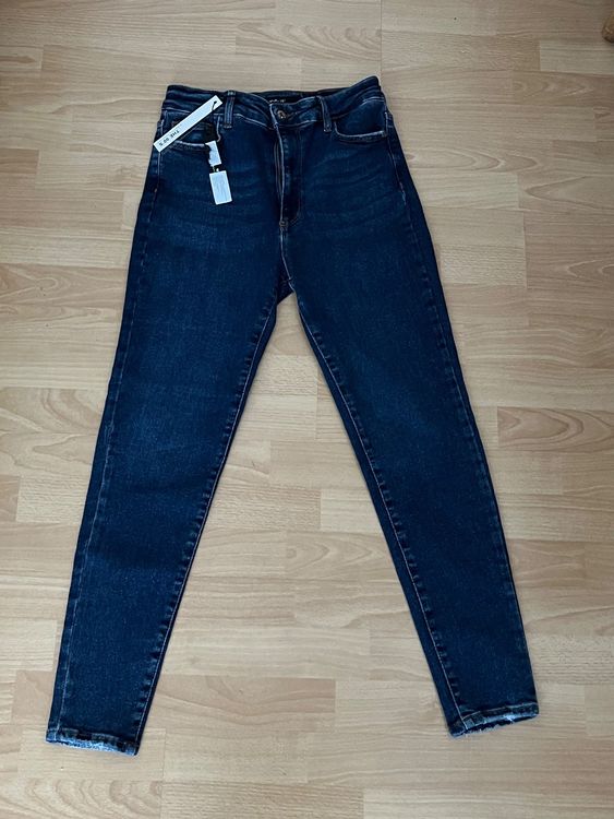 Tolle Jeans - NEU - 40/42 (Neu und originalverpackt) in Luzern für CHF 22 – mit Lieferung auf ...