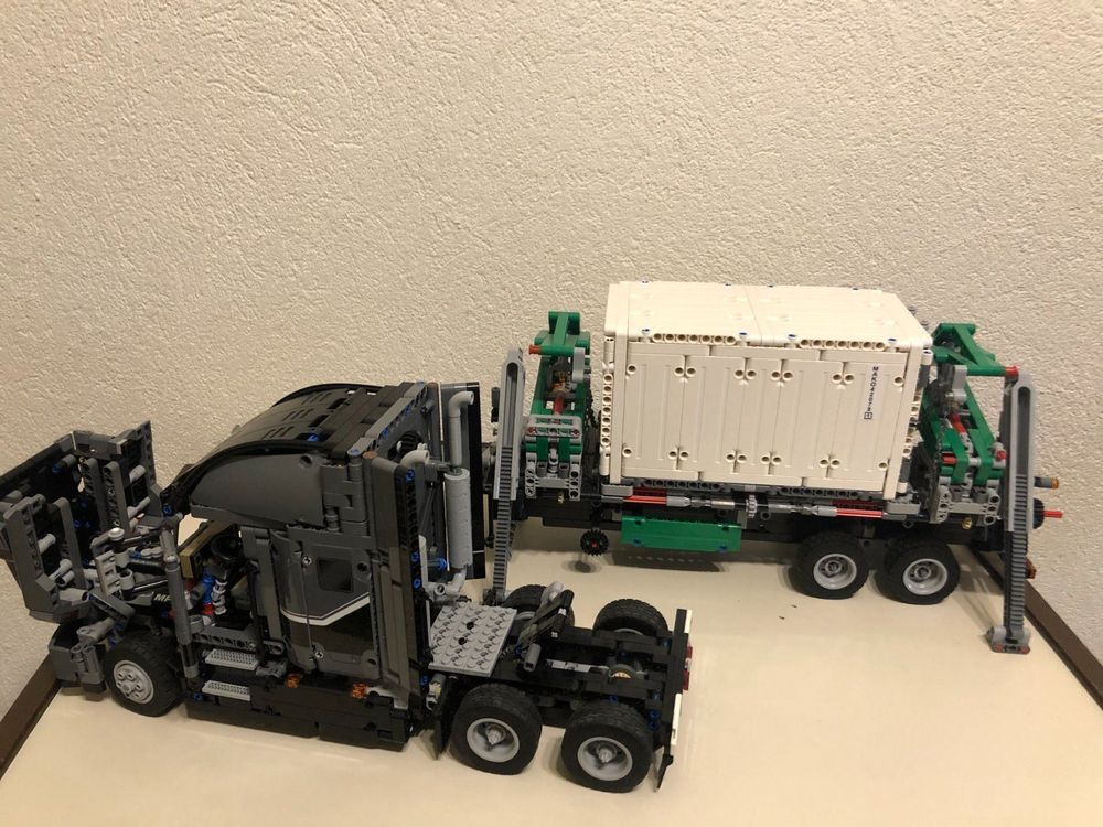 Lego Technic Mack Anthem Semi Truck (Gebraucht) in für CHF 129 – nur ...