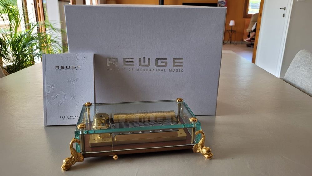 Reuge Music Box, glass design with manual, excellent (Neuf (Voir ...