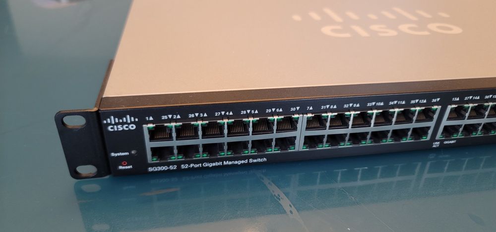 Cisco SG300 52 Port Gigabit Switch (Gebraucht) in Opfikon für CHF 149 ...
