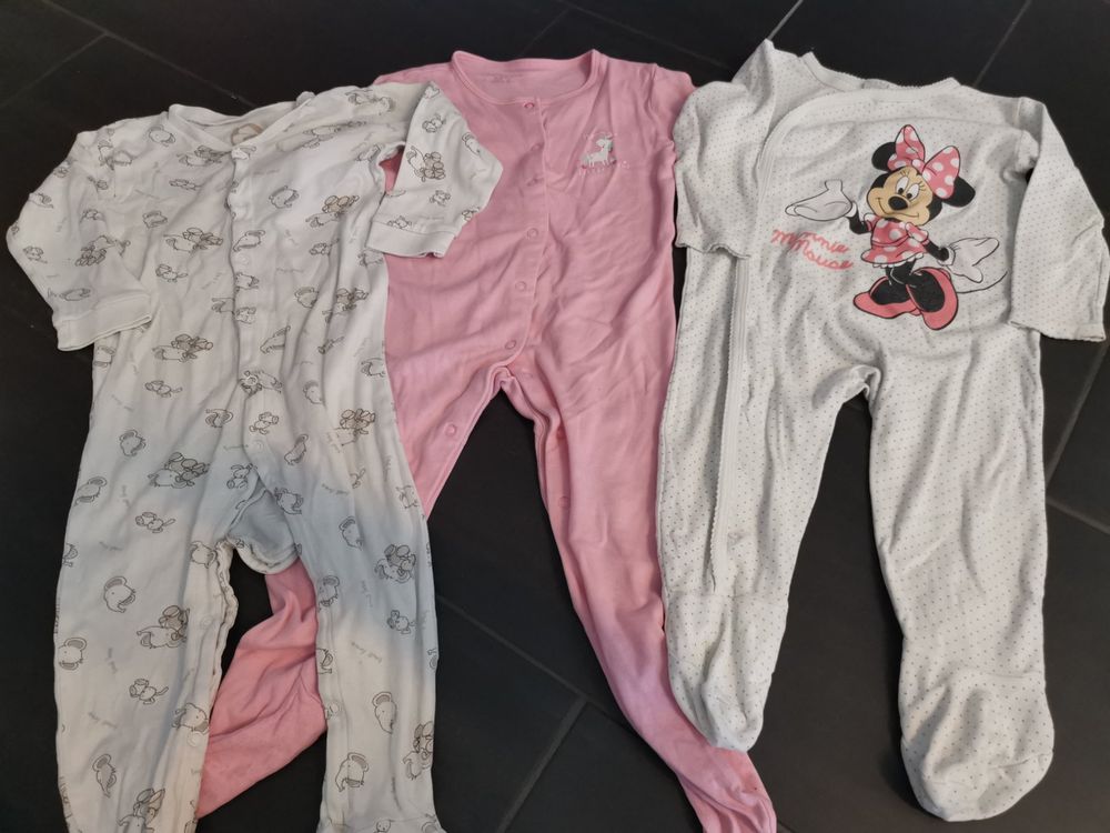 3 Pyjamas Mädchen gr.86 (Gebraucht) in Unterentfelden für CHF 6 – mit Lieferung auf Ricardo kaufen