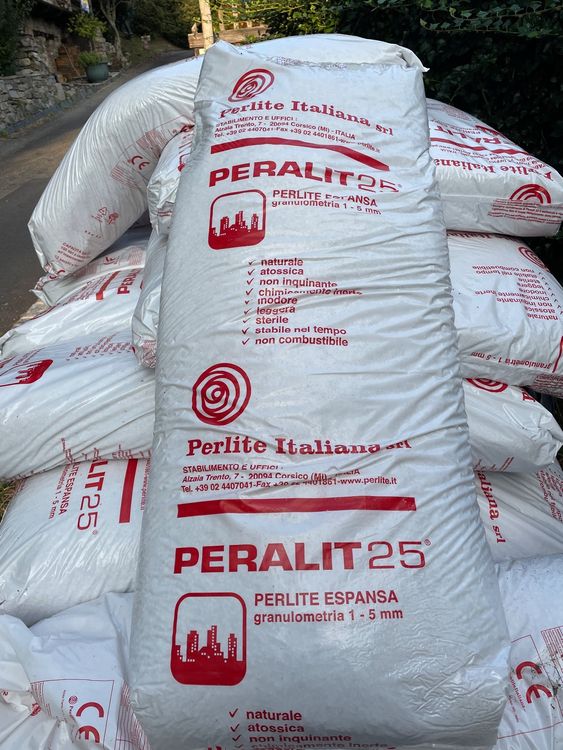 Perlite espansa a granulometria grossa (1 - 5 mm) (Neu und originalverpackt) in Sementina für ...