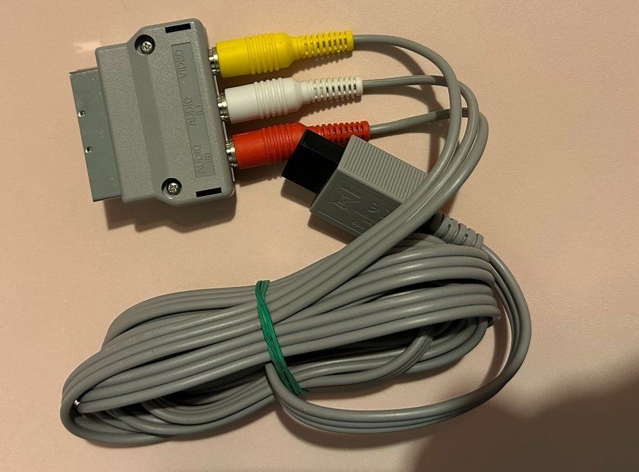 Wii TV-KABEL MIT ADAPTER (Gebraucht) in Nidau für CHF 9.9 – mit ...