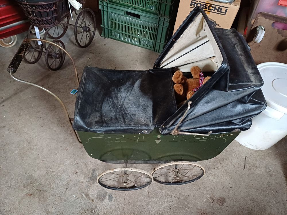 Antiker Puppenwagen (Gebraucht) in Baldegg für CHF 15 – nur Abholung auf Ricardo kaufen