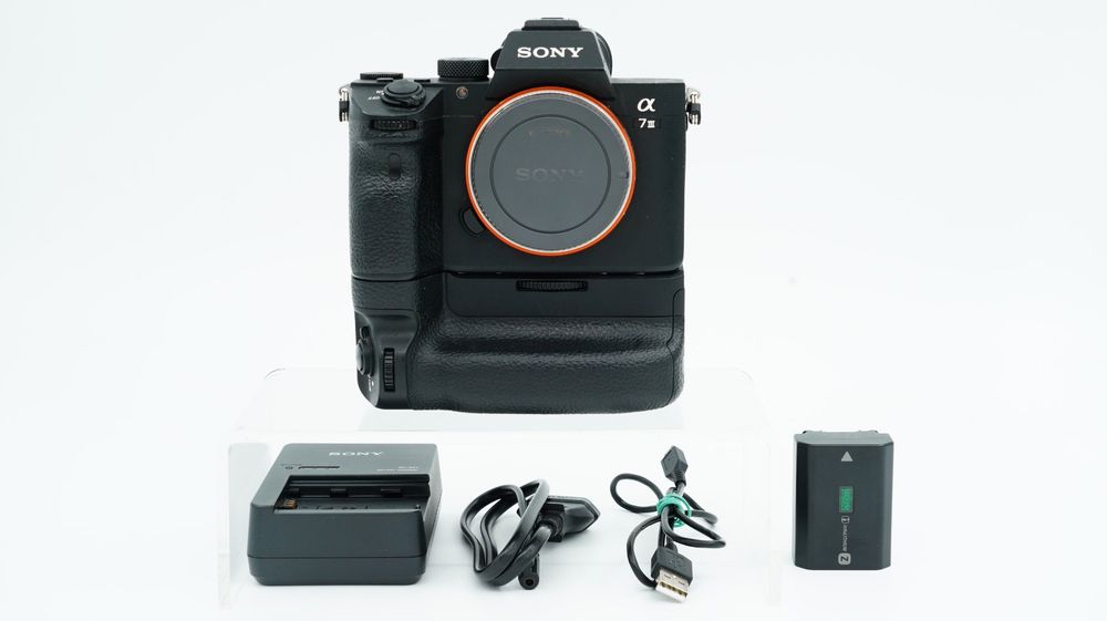 Sony ILCE-7M3 mit VG-C3EM Batteriegriff (40'056 Auslösungen) (Gebraucht) in Luzern für CHF 660 ...