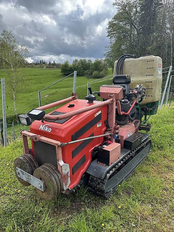Niko Raupenfahrzeug HY 60 inkl Spritze (Gebraucht) in Messen für CHF 22000 – nur Abholung auf ...