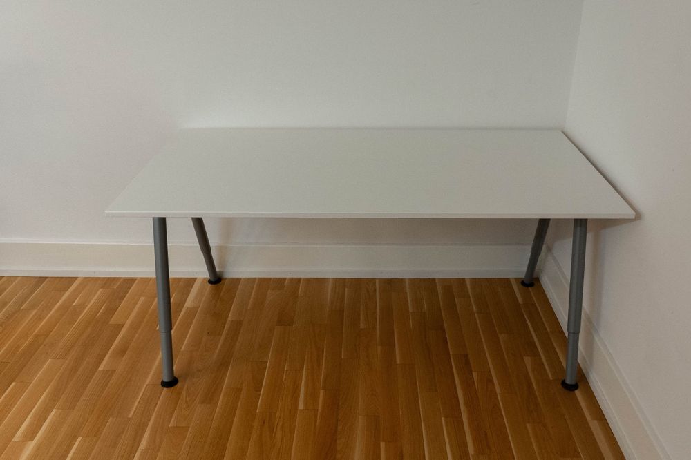 Büro- / Schreibtisch | IKEA THYGE 160x80cm | Kaufen auf Ricardo